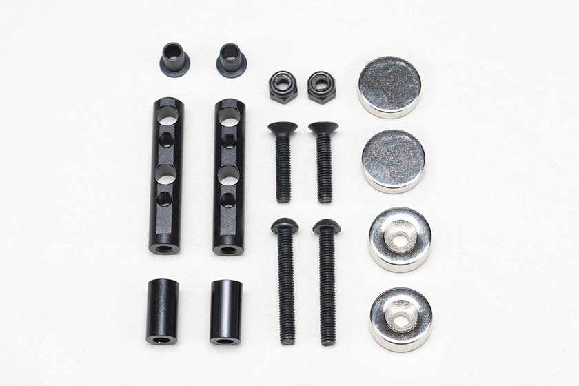 Yokomo Magnetic Body Mount Set (Rear) ZS-016MGR | Rolling Garage RC